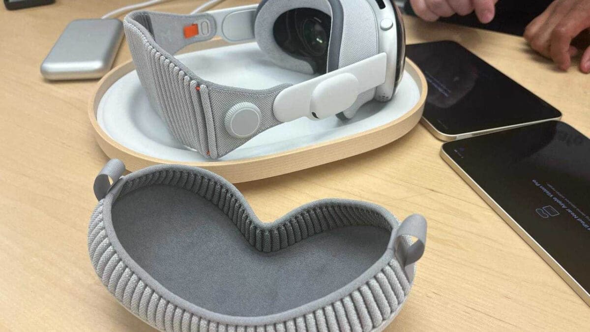 Apple Vision Pro: Unveiling the Box and Apple Store Offerings ...