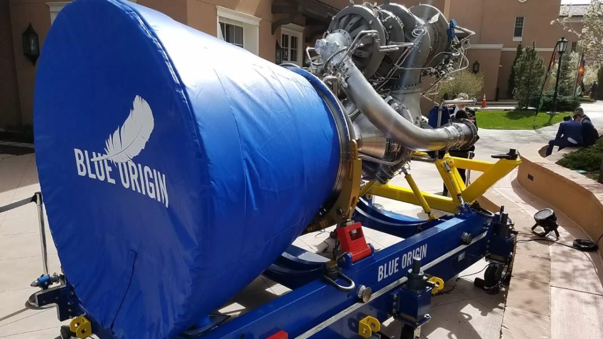 Elon Musk and Jeff Bezos Enter a Race to Build a "Gas Station" in Space